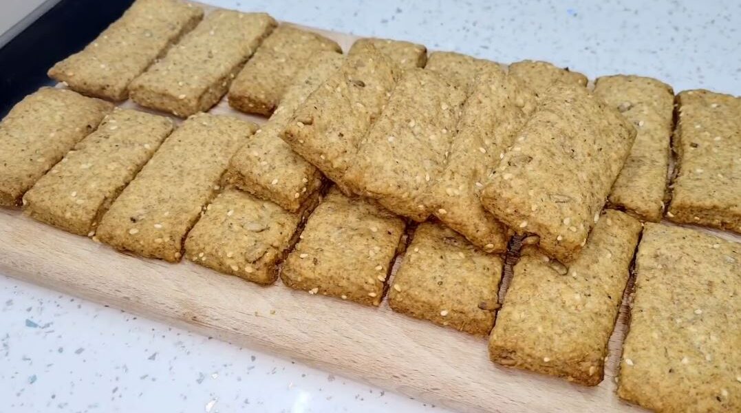 Integralni keks sa semenkama, brza zdrava grickalica.