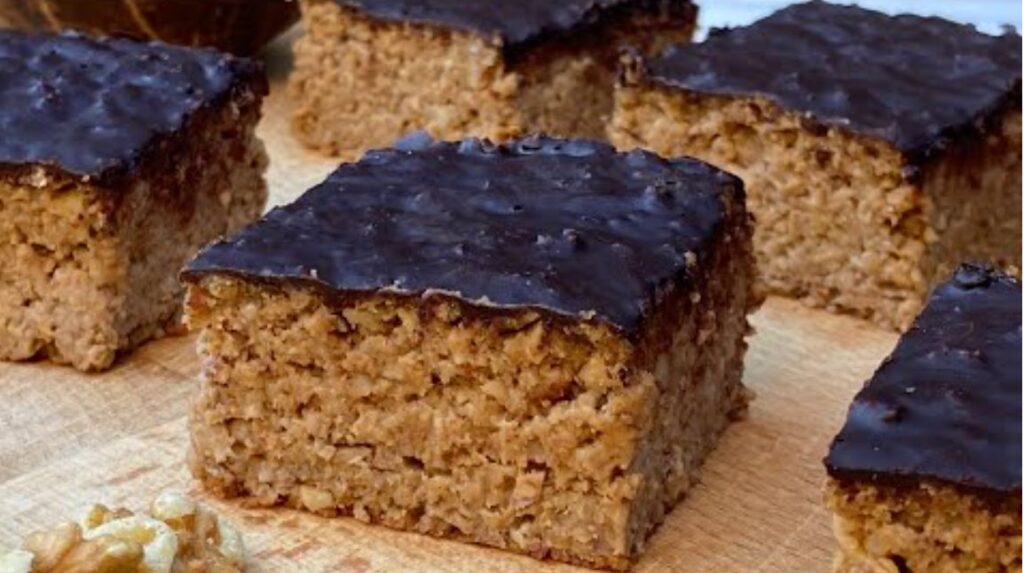 Sočni kolač s jabukama, orasima i cimetom – bez glutena i laktoze ...