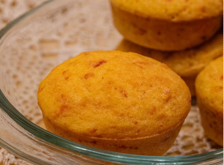 Brze posne projice sa ajvarom – jednostavan i ukusan recept