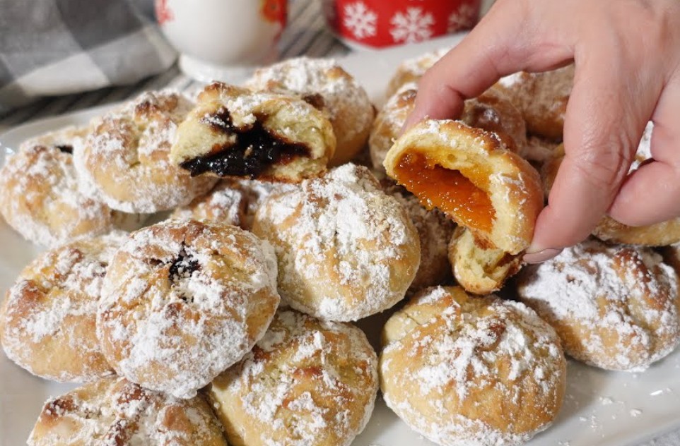 Starinske ruzice sa dzemom: Ne stignu ni da se ohlade – nestaju u trenu! Mirisni, prhki i meki ...