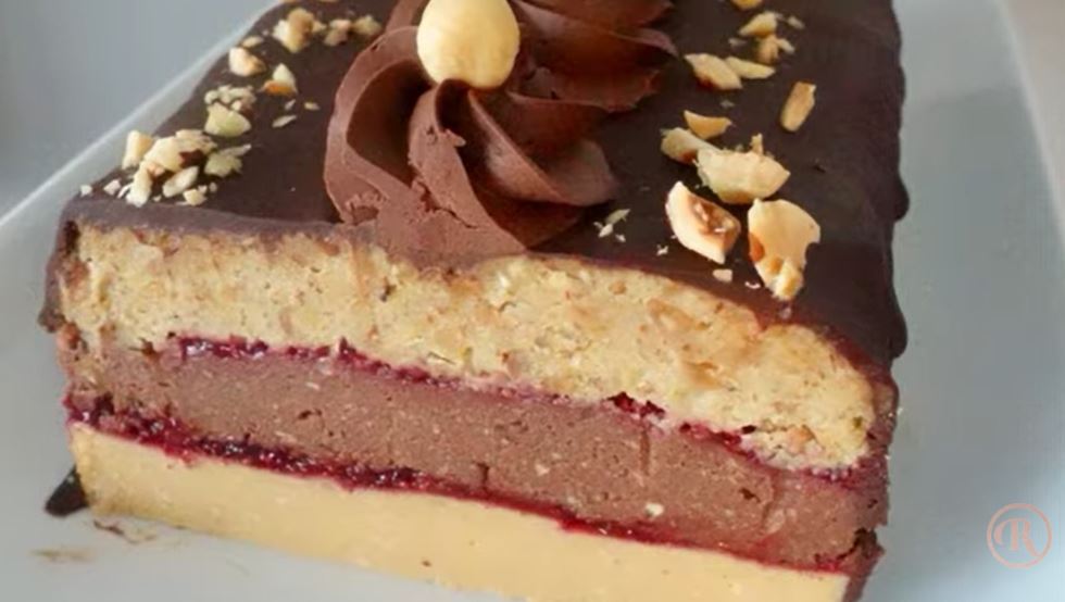 Posna nepečena torta s Plazmom i malinama